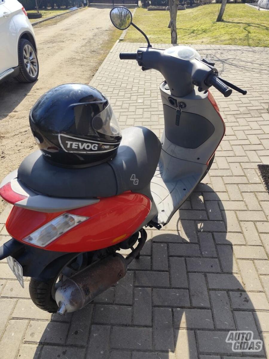 Sarkans Piaggio ZIP 2009 Ukmergė, ar dzinēja tilpumu 0.05 L un nobraukumu 0 tūkst. km par 400 €, foto 8 vietnē AUTOMOTO.COM.LV