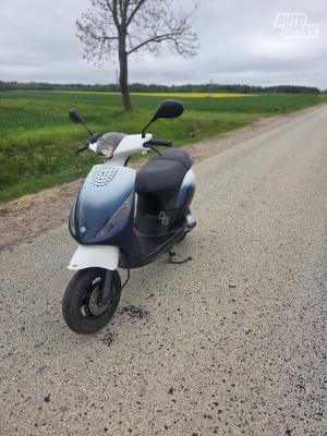 White Piaggio ZIP 2011 in Telschi, with an engine capacity of 0.05 L and mileage of 14 thousand km for 1100 €, photo 12 on AUTOMOTO.COM.LV