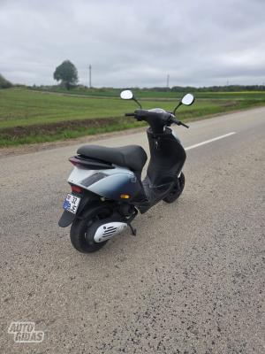 White Piaggio ZIP 2011 in Telschi, with an engine capacity of 0.05 L and mileage of 14 thousand km for 1100 €, photo 13 on AUTOMOTO.COM.LV