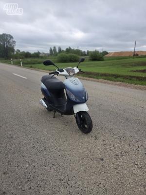 White Piaggio ZIP 2011 in Telschi, with an engine capacity of 0.05 L and mileage of 14 thousand km for 1100 €, photo 14 on AUTOMOTO.COM.LV