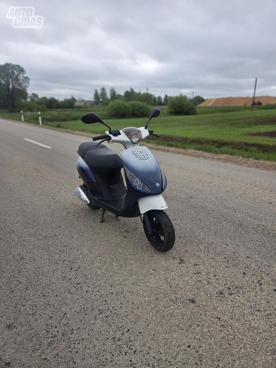 White Piaggio ZIP 2011 in Telschi, with an engine capacity of 0.05 L and mileage of 14 thousand km for 1100 €, photo 14 on AUTOMOTO.COM.LV
