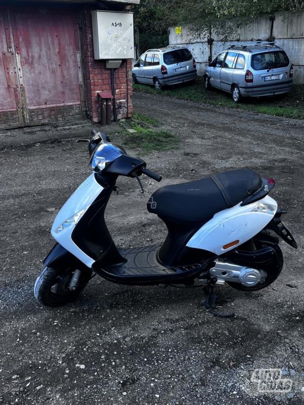Balts Piaggio ZIP 2023 Kauņa, ar dzinēja tilpumu 0.05 L un nobraukumu 3 tūkst. km par 600 €, foto 3 vietnē AUTOMOTO.COM.LV
