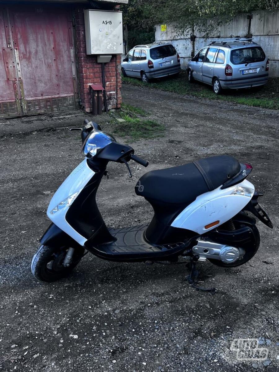Balts Piaggio ZIP 2023 Kauņa, ar dzinēja tilpumu 0.05 L un nobraukumu 3 tūkst. km par 600 €, foto 3 vietnē AUTOMOTO.COM.LV