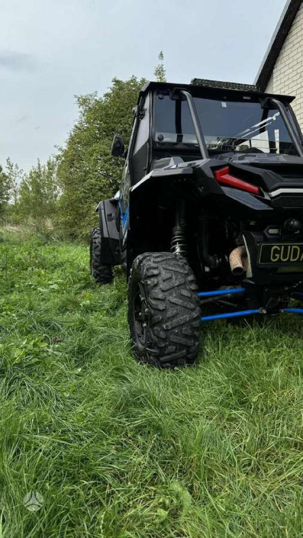 Черный Полярис RZR 2022 в Лаздияй, объемом двигателя 1.00 л и пробегом 35 тыс. км за 15000 €, фото 8 на AUTOMOTO.COM.LV