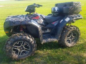 Black Polaris Sportsman 2015 in Kedainiai, with an engine capacity of 1.00 L and mileage of 2 thousand km for 6900 €, photo 3 on AUTOMOTO.COM.LV