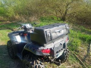 Black Polaris Sportsman 2015 in Kedainiai, with an engine capacity of 1.00 L and mileage of 2 thousand km for 6900 €, photo 15 on AUTOMOTO.COM.LV