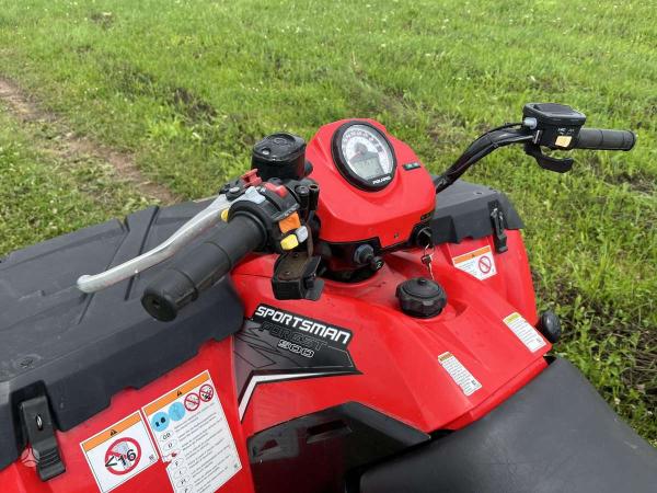 Red Polaris Sportsman 2013 in Kaunas, with an engine capacity of 0.50 L and mileage of 2 thousand km for 3200 €, photo 5 on AUTOMOTO.COM.LV
