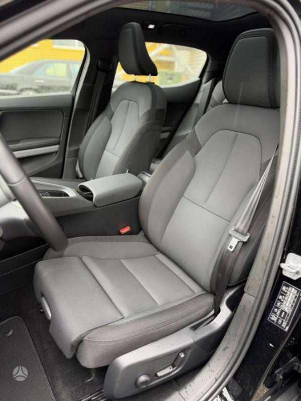 Black Polestar 2 2021 in Kaunas, with an engine capacity of 0.00 L and mileage of 85 thousand km for 23800 €, photo 8 on AUTOMOTO.COM.LV