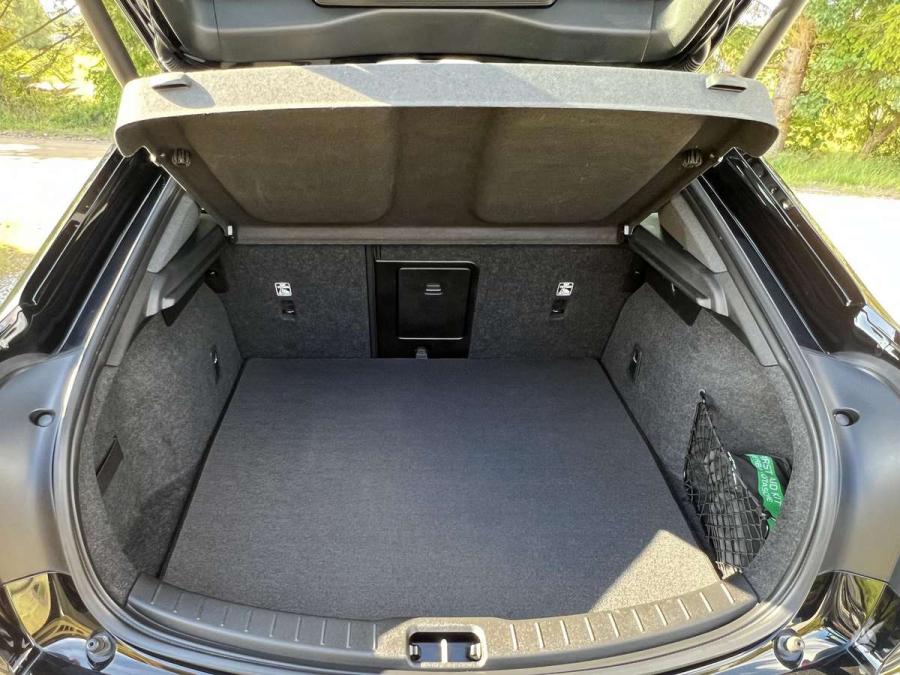Melns Polestar 2 2022 Kauņa, ar dzinēja tilpumu 0.00 L un nobraukumu 46 tūkst. km par 23450 €, foto 46 vietnē AUTOMOTO.COM.LV