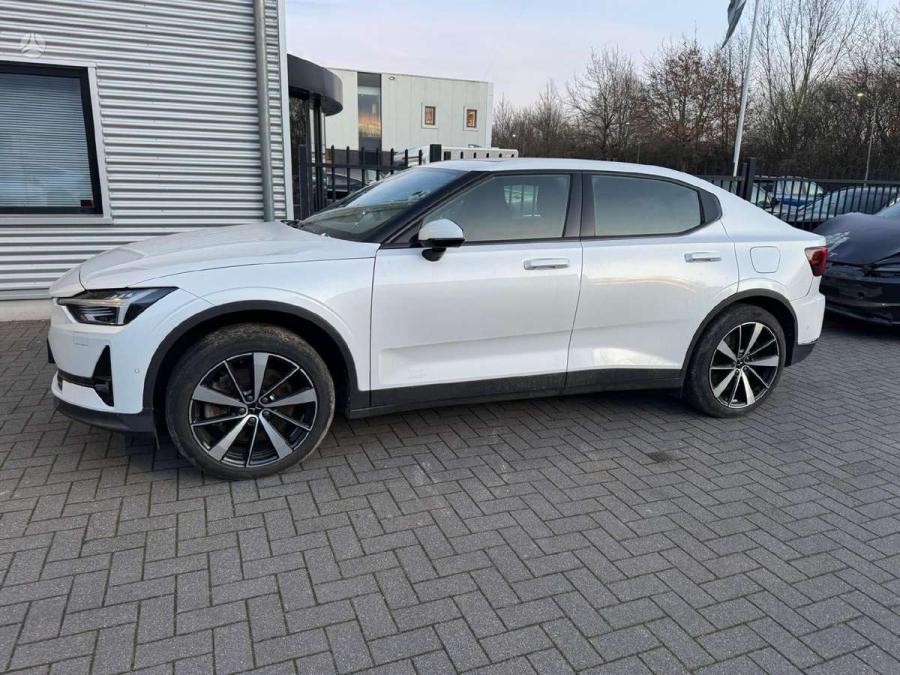 White Polestar 2 2020 in Kaunas, with an engine capacity of 0.00 L and mileage of 120 thousand km for 15999 €, photo 6 on AUTOMOTO.COM.LV