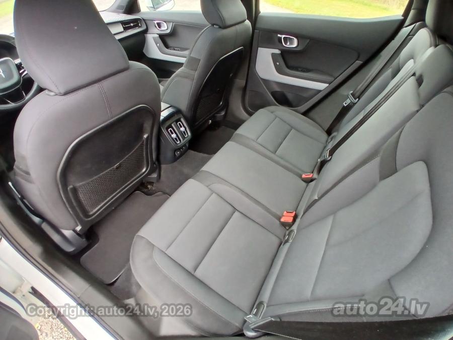 White Polestar 2 2020 in Tartu, with an engine capacity of 0.00 L and mileage of 189 thousand km for 24900 €, photo 10 on AUTOMOTO.COM.LV