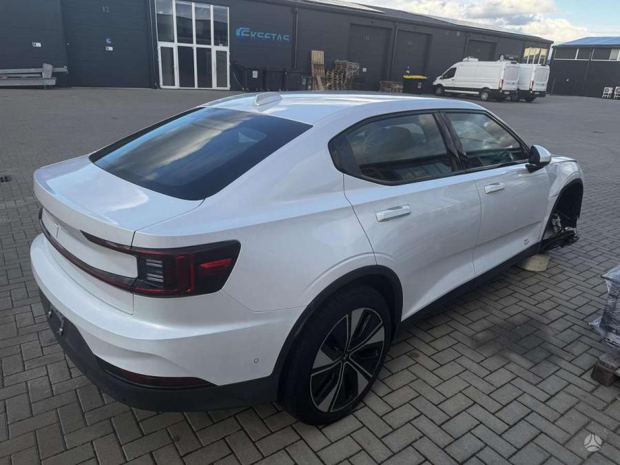 Белый Polestar 2 2023 в Каунас, объемом двигателя 0.00 л и пробегом 98 тыс. км за 17545 €, фото 7 на AUTOMOTO.COM.LV