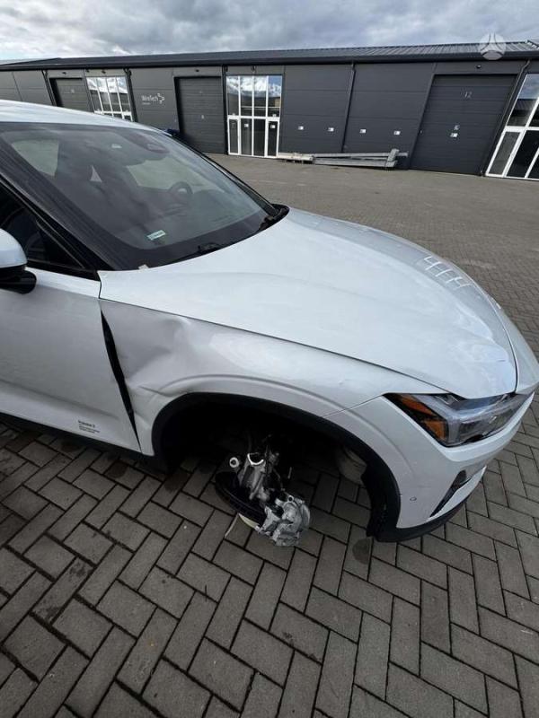 Balts Polestar 2 2023 Kauņa, ar dzinēja tilpumu 0.00 L un nobraukumu 98 tūkst. km par 17545 €, foto 9 vietnē AUTOMOTO.COM.LV