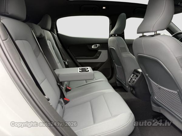 Белый Polestar 2 2021 в Пярну, объемом двигателя 0.00 л и пробегом 142 тыс. км за 27750 €, фото 7 на AUTOMOTO.COM.LV