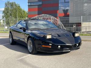 Black Pontiac Firebird 1994 in Vilnius, with an engine capacity of 3.35 L and mileage of 235 thousand km for 6299 €, photo 11 on AUTOMOTO.COM.LV