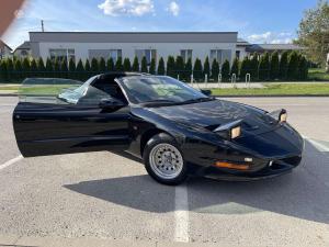 Melns Pontiac Firebird 1994 Viļņa, ar dzinēja tilpumu 3.35 L un nobraukumu 235 tūkst. km par 6299 €, foto 9 vietnē AUTOMOTO.COM.LV