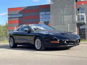 Melns Pontiac Firebird 1994 Viļņa, ar dzinēja tilpumu 3.35 L un nobraukumu 235 tūkst. km par 6299 €, foto 14 vietnē AUTOMOTO.COM.LV