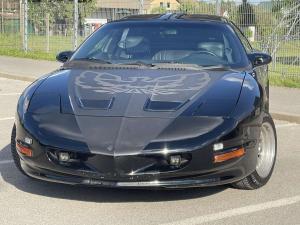 Black Pontiac Firebird 1994 in Vilnius, with an engine capacity of 3.35 L and mileage of 235 thousand km for 5800 €, photo 3 on AUTOMOTO.COM.LV
