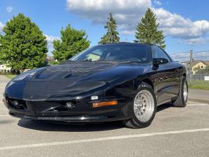Black Pontiac Firebird 1994 in Vilnius, with an engine capacity of 3.35 L and mileage of 235 thousand km for 5800 €, photo 5 on AUTOMOTO.COM.LV