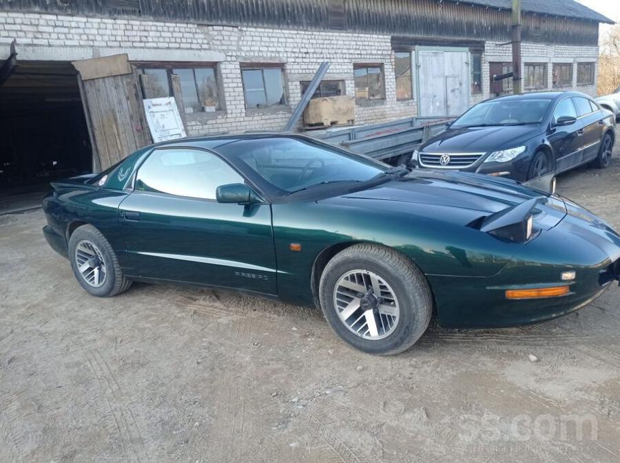 Green Pontiac Firebird 1997 in Talsi, with an engine capacity of 3.80 L and mileage of 0 thousand km for 6700 €, photo 6 on AUTOMOTO.COM.LV