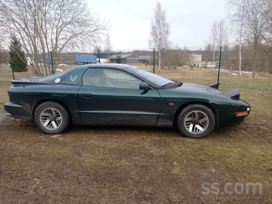 Green Pontiac Firebird 1997 in Talsi, with an engine capacity of 3.80 L and mileage of 0 thousand km for 6700 €, photo 11 on AUTOMOTO.COM.LV