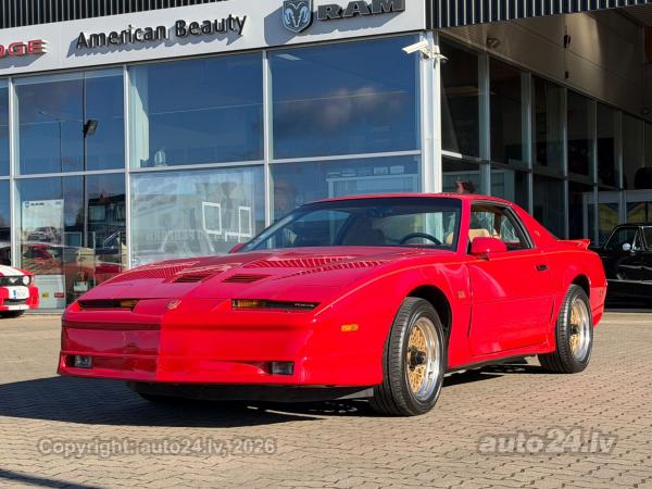 Красный Понтиак Файрберд 1987 в Таллин, объемом двигателя 5.70 л и пробегом 52 тыс. км за 15900 €, фото 1 на AUTOMOTO.COM.LV