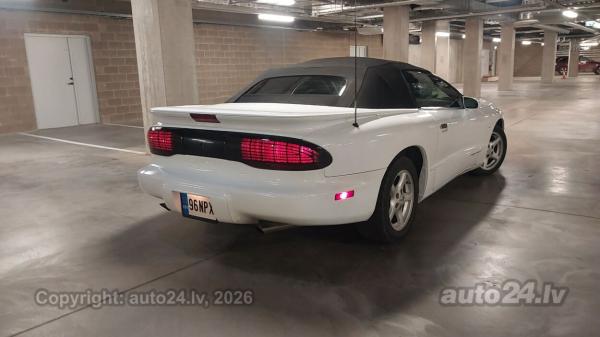 White Pontiac Firebird 1995 in Tartu, with an engine capacity of 5.70 L and mileage of 99 thousand km for 10000 €, photo 5 on AUTOMOTO.COM.LV