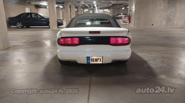 White Pontiac Firebird 1995 in Tartu, with an engine capacity of 5.70 L and mileage of 99 thousand km for 10000 €, photo 6 on AUTOMOTO.COM.LV