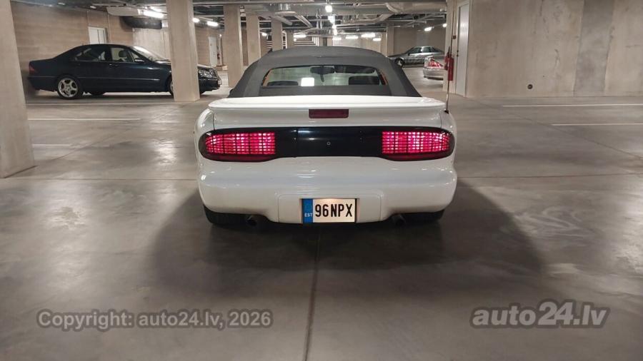 White Pontiac Firebird 1995 in Tartu, with an engine capacity of 5.70 L and mileage of 99 thousand km for 10000 €, photo 6 on AUTOMOTO.COM.LV