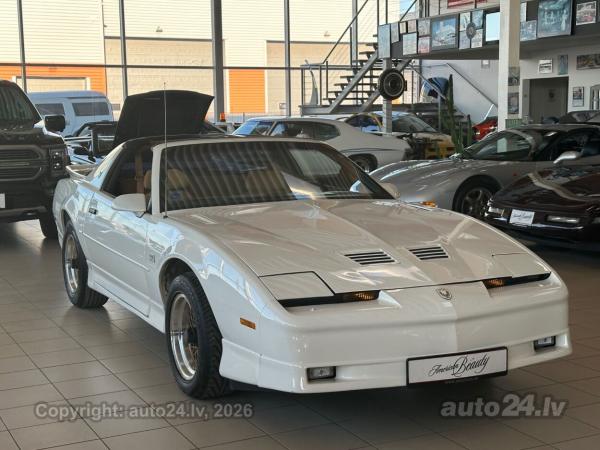 Balts Pontiac Firebird 1988 Tallina, ar dzinēja tilpumu 5.70 L un nobraukumu 99 tūkst. km par 12900 €, foto 2 vietnē AUTOMOTO.COM.LV