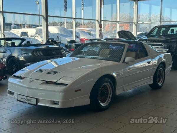 Balts Pontiac Firebird 1988 Tallina, ar dzinēja tilpumu 5.70 L un nobraukumu 99 tūkst. km par 12900 €, foto 3 vietnē AUTOMOTO.COM.LV
