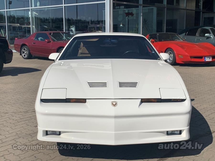 Balts Pontiac Firebird 1988 Tallina, ar dzinēja tilpumu 5.70 L un nobraukumu 112 tūkst. km par 19900 €, foto 2 vietnē AUTOMOTO.COM.LV