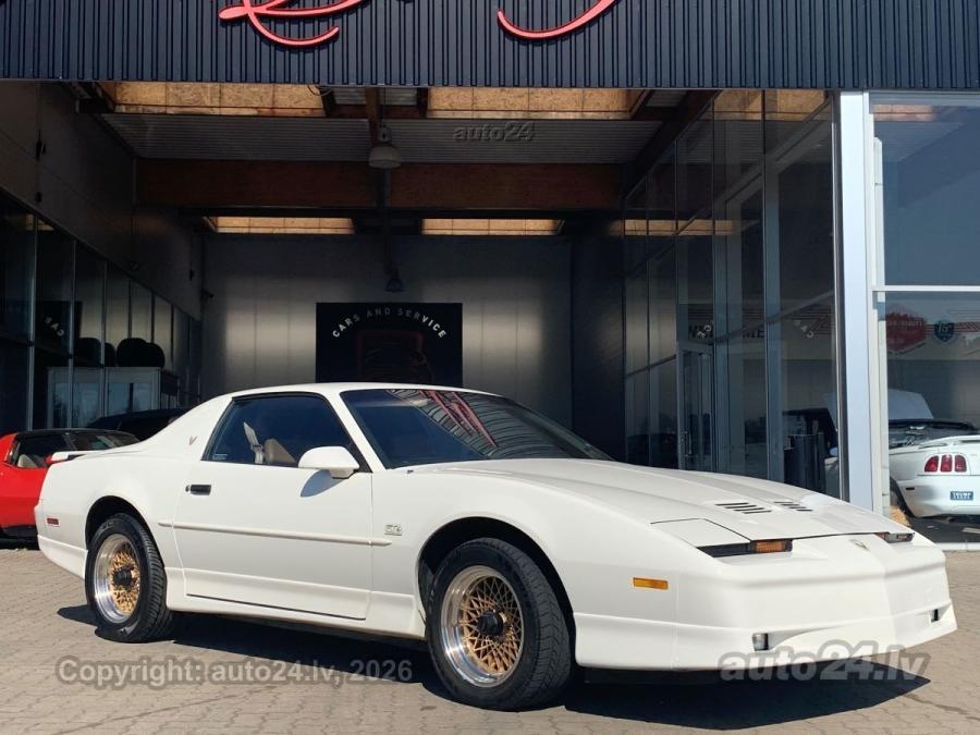 Balts Pontiac Firebird 1988 Tallina, ar dzinēja tilpumu 5.70 L un nobraukumu 112 tūkst. km par 19900 €, foto 3 vietnē AUTOMOTO.COM.LV
