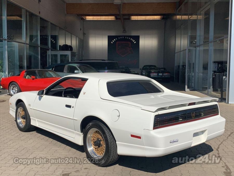 Balts Pontiac Firebird 1988 Tallina, ar dzinēja tilpumu 5.70 L un nobraukumu 112 tūkst. km par 19900 €, foto 5 vietnē AUTOMOTO.COM.LV