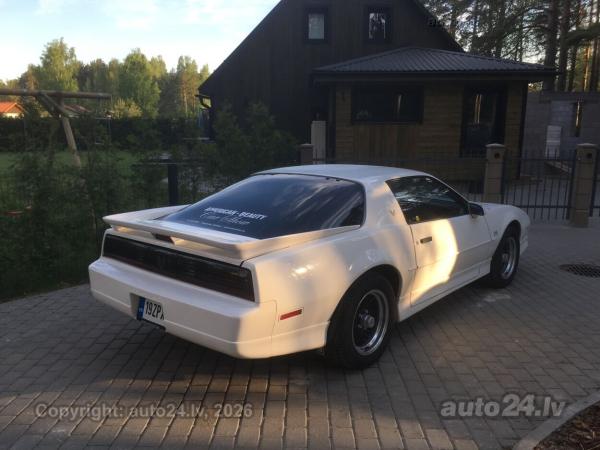 White Pontiac Firebird 1991 in Tallinn, with an engine capacity of 5.70 L and mileage of 88 thousand km for 18000 €, photo 2 on AUTOMOTO.COM.LV