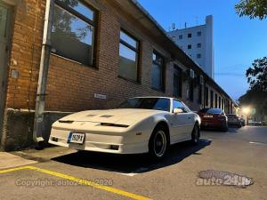 White Pontiac Firebird 1991 in Tallinn, with an engine capacity of 5.70 L and mileage of 88 thousand km for 18000 €, photo 6 on AUTOMOTO.COM.LV