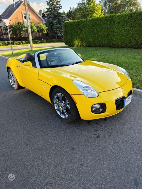 Dzeltens Pontiac Solstice 2008 Panevēža, ar dzinēja tilpumu 2.00 L un nobraukumu 55 tūkst. km par 8800 €, foto 2 vietnē AUTOMOTO.COM.LV