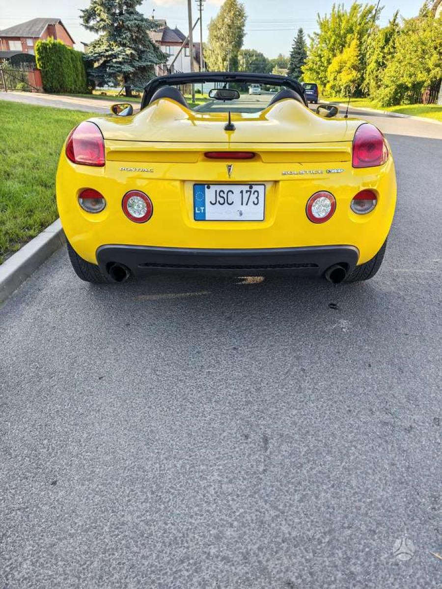 Dzeltens Pontiac Solstice 2008 Panevēža, ar dzinēja tilpumu 2.00 L un nobraukumu 55 tūkst. km par 8800 €, foto 7 vietnē AUTOMOTO.COM.LV