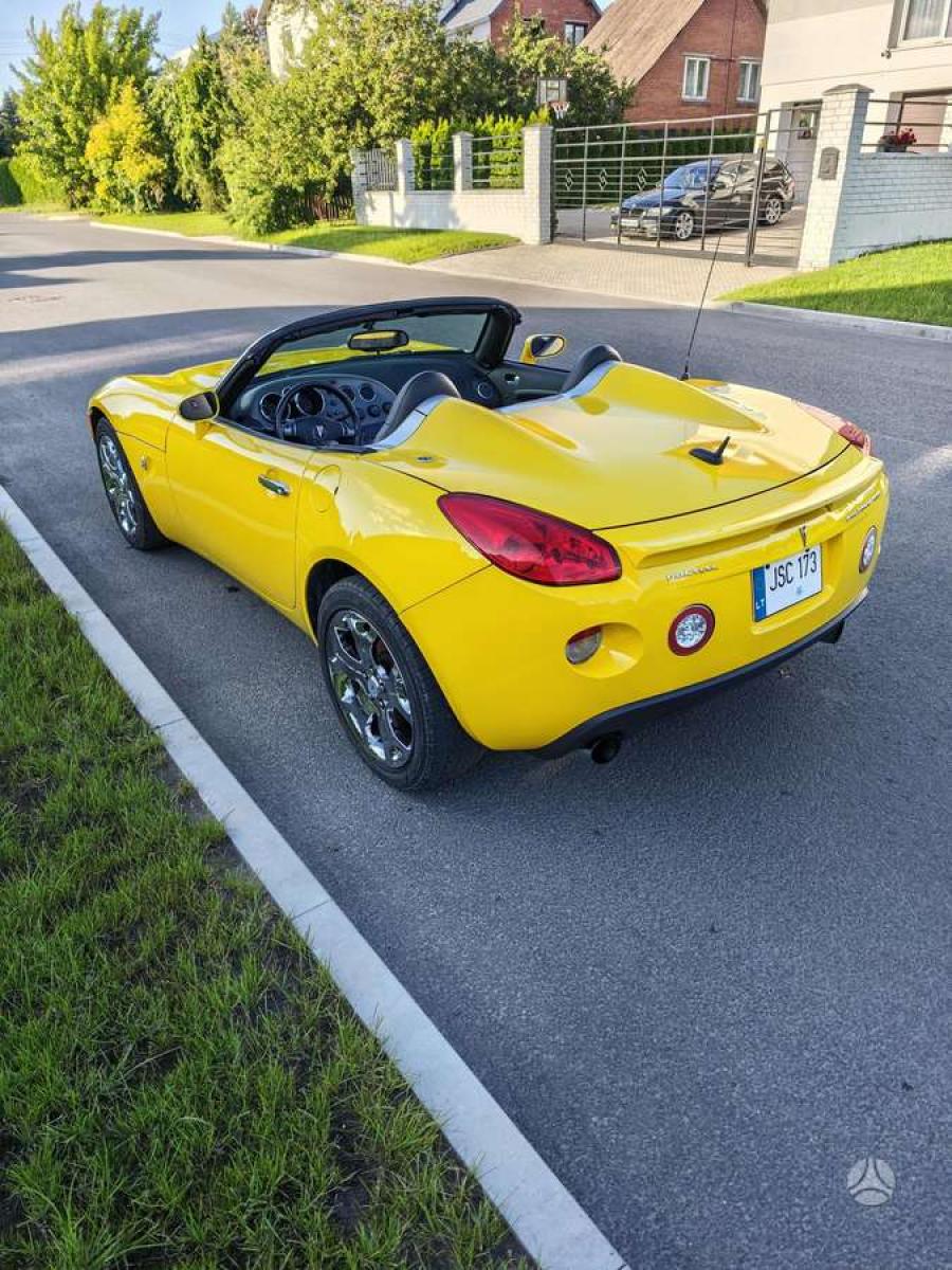 Dzeltens Pontiac Solstice 2008 Panevēža, ar dzinēja tilpumu 2.00 L un nobraukumu 55 tūkst. km par 8800 €, foto 8 vietnē AUTOMOTO.COM.LV