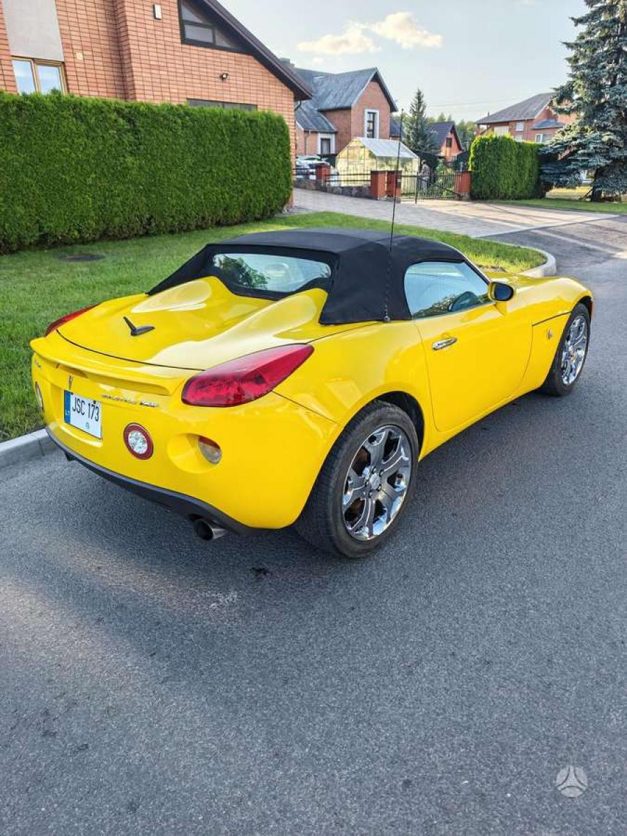 Dzeltens Pontiac Solstice 2008 Panevēža, ar dzinēja tilpumu 2.00 L un nobraukumu 55 tūkst. km par 8800 €, foto 17 vietnē AUTOMOTO.COM.LV