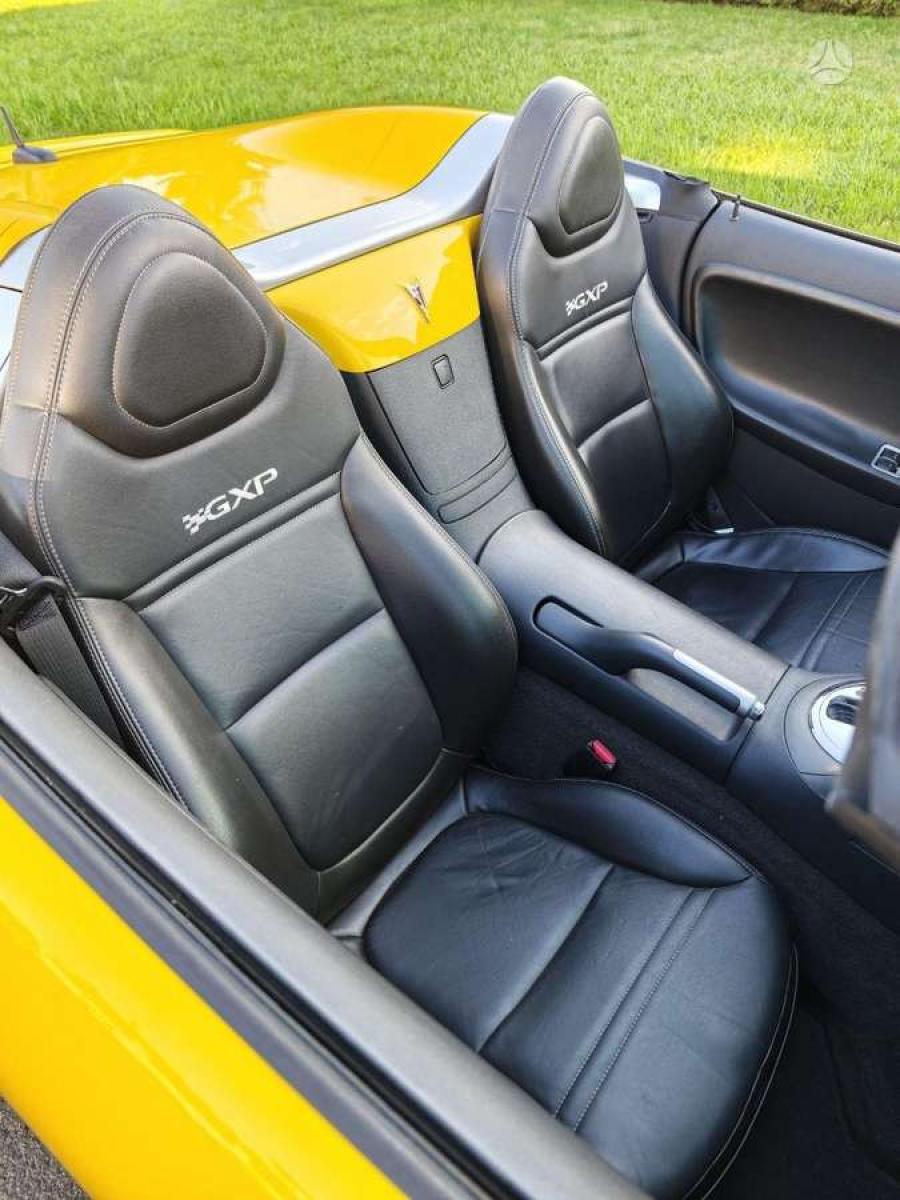 Dzeltens Pontiac Solstice 2008 Panevēža, ar dzinēja tilpumu 2.00 L un nobraukumu 55 tūkst. km par 8800 €, foto 23 vietnē AUTOMOTO.COM.LV