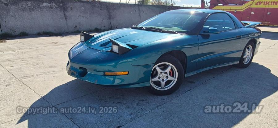 Zaļš Pontiac Trans Am 1993 Tallina, ar dzinēja tilpumu 5.70 L un nobraukumu 223 tūkst. km par 8800 €, foto 3 vietnē AUTOMOTO.COM.LV