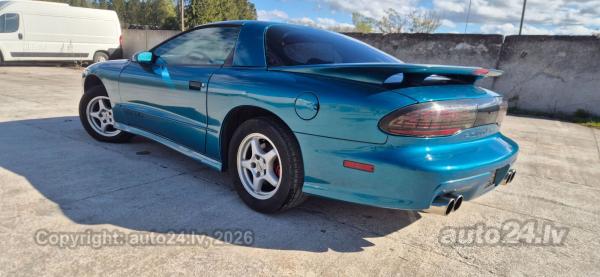 Zaļš Pontiac Trans Am 1993 Tallina, ar dzinēja tilpumu 5.70 L un nobraukumu 223 tūkst. km par 8800 €, foto 4 vietnē AUTOMOTO.COM.LV