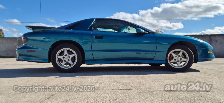 Zaļš Pontiac Trans Am 1993 Tallina, ar dzinēja tilpumu 5.70 L un nobraukumu 223 tūkst. km par 8800 €, foto 17 vietnē AUTOMOTO.COM.LV