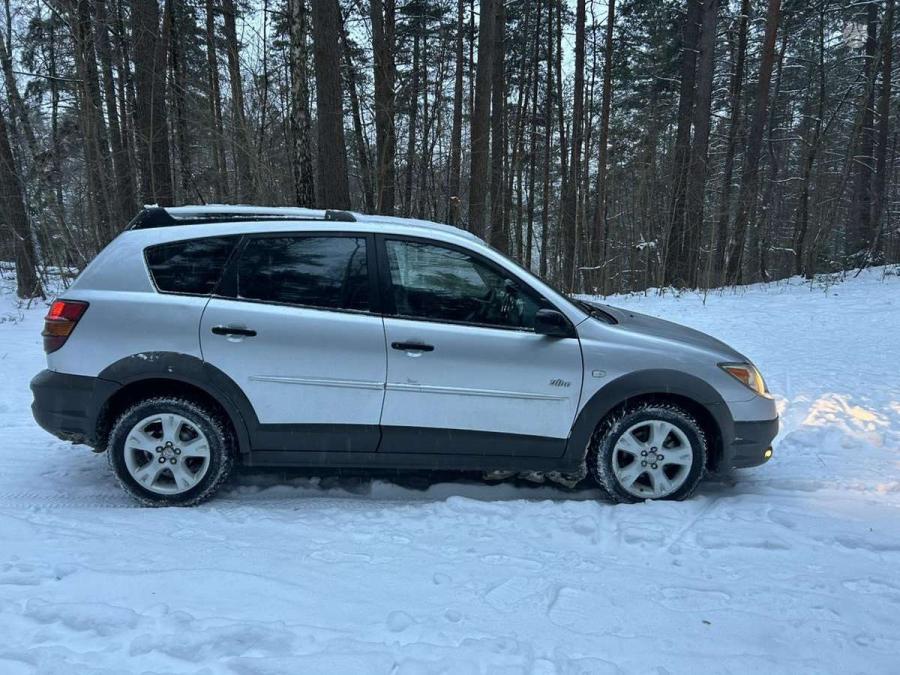 Grey Pontiac Vibe 2003 in Vilnius, with an engine capacity of 1.80 L and mileage of 119 thousand km for 990 €, photo 1 on AUTOMOTO.COM.LV