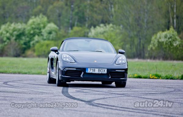 Melns Porsche 718 2017 Tallina, ar dzinēja tilpumu 2.50 L un nobraukumu 40 tūkst. km par 72900 €, foto  vietnē AUTOMOTO.COM.LV