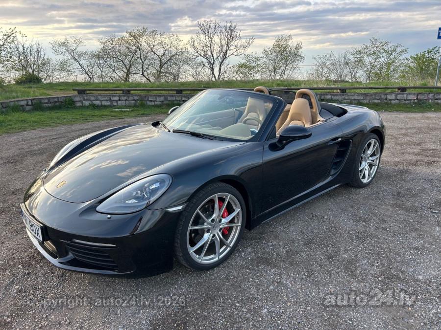 Melns Porsche 718 2017 Tallina, ar dzinēja tilpumu 2.50 L un nobraukumu 40 tūkst. km par 72900 €, foto 4 vietnē AUTOMOTO.COM.LV