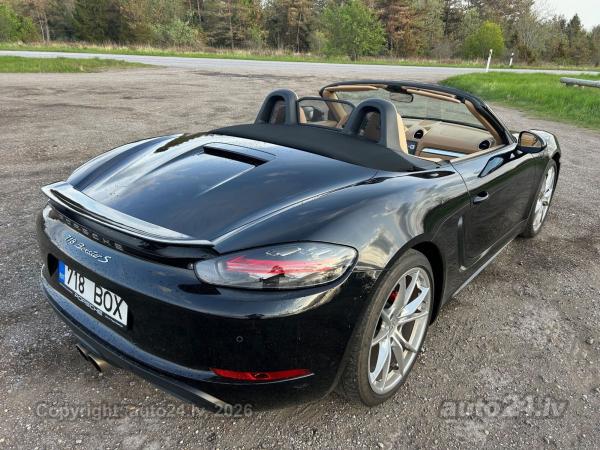 Черный Порше 718 2017 в Таллин, объемом двигателя 2.50 л и пробегом 40 тыс. км за 72900 €, фото 9 на AUTOMOTO.COM.LV