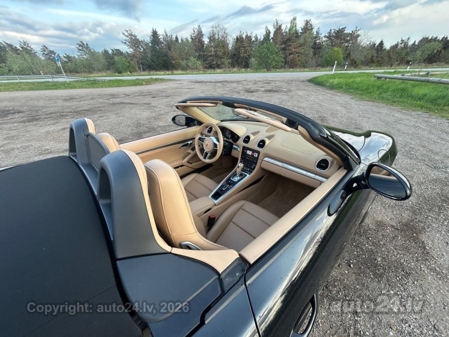 Melns Porsche 718 2017 Tallina, ar dzinēja tilpumu 2.50 L un nobraukumu 40 tūkst. km par 72900 €, foto 12 vietnē AUTOMOTO.COM.LV