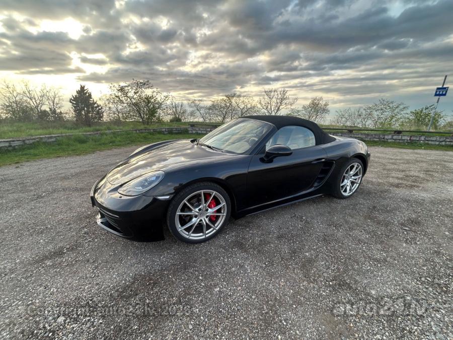 Melns Porsche 718 2017 Tallina, ar dzinēja tilpumu 2.50 L un nobraukumu 40 tūkst. km par 72900 €, foto 17 vietnē AUTOMOTO.COM.LV